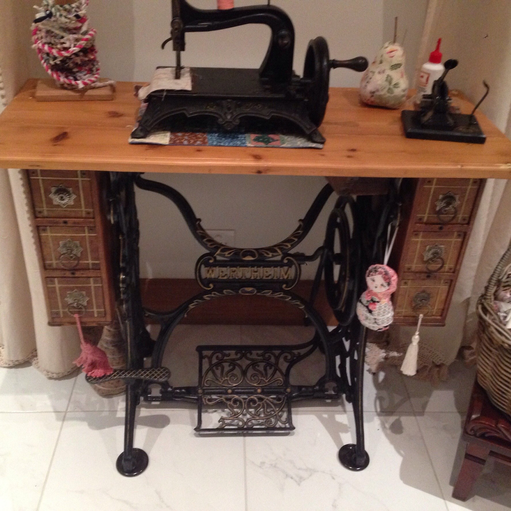 A Journey with Sewing Machines – Vintage / Antique | susies-scraps.com