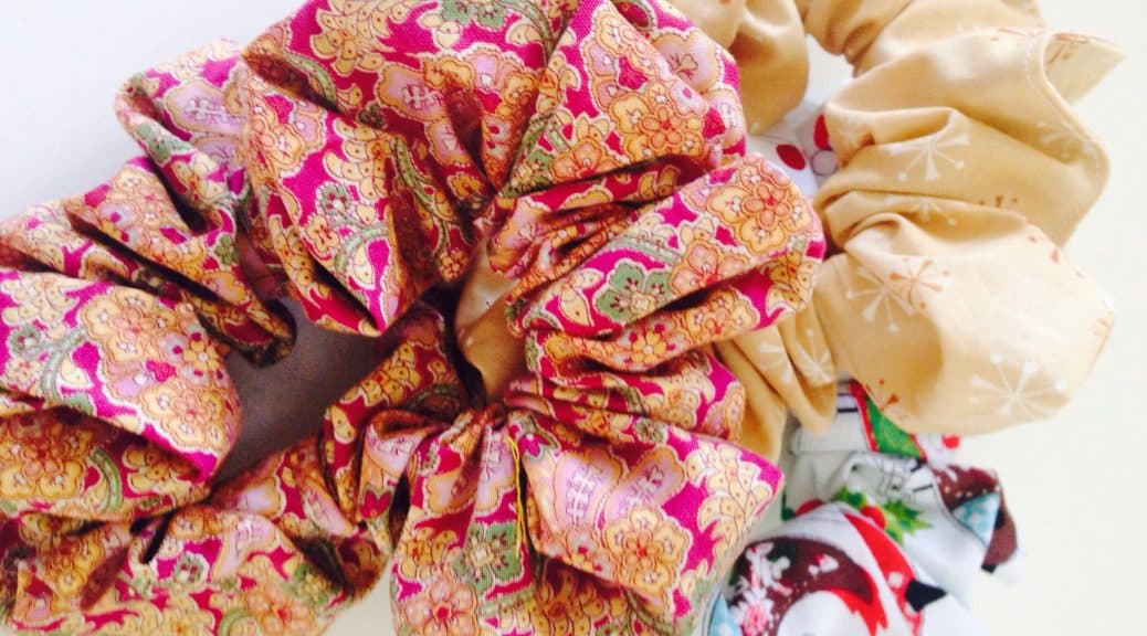 Scrunchie – Free Tutorial | susies-scraps.com