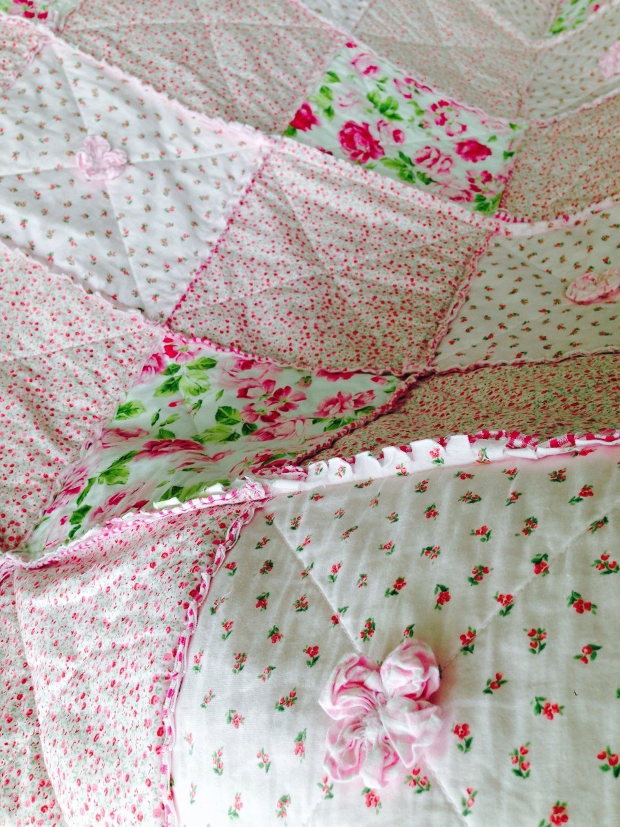 Rose Rag and Puff Throw Quilt | susies-scraps.com