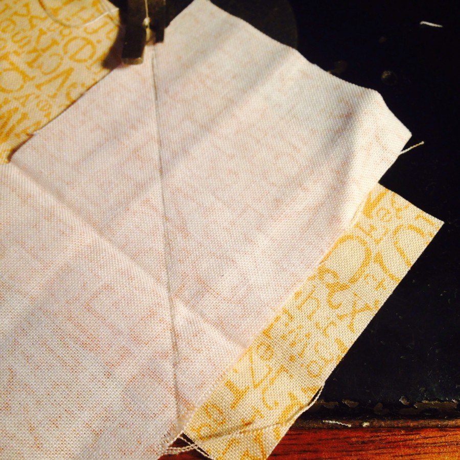 Prepare binding strips for quilts – Tutorial | susies-scraps.com