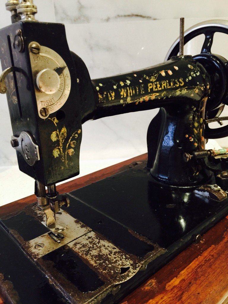 New White Peerless Antique Sewing Machine | susies-scraps.com