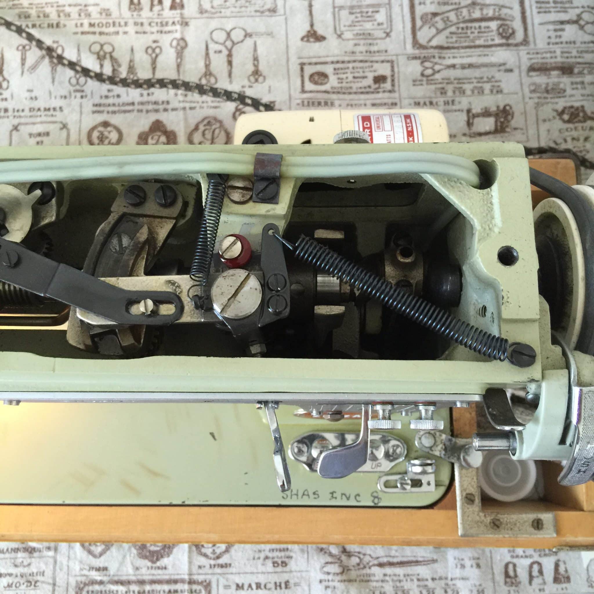 Myer Victor Supreme Zig Zag | susies-scraps.com