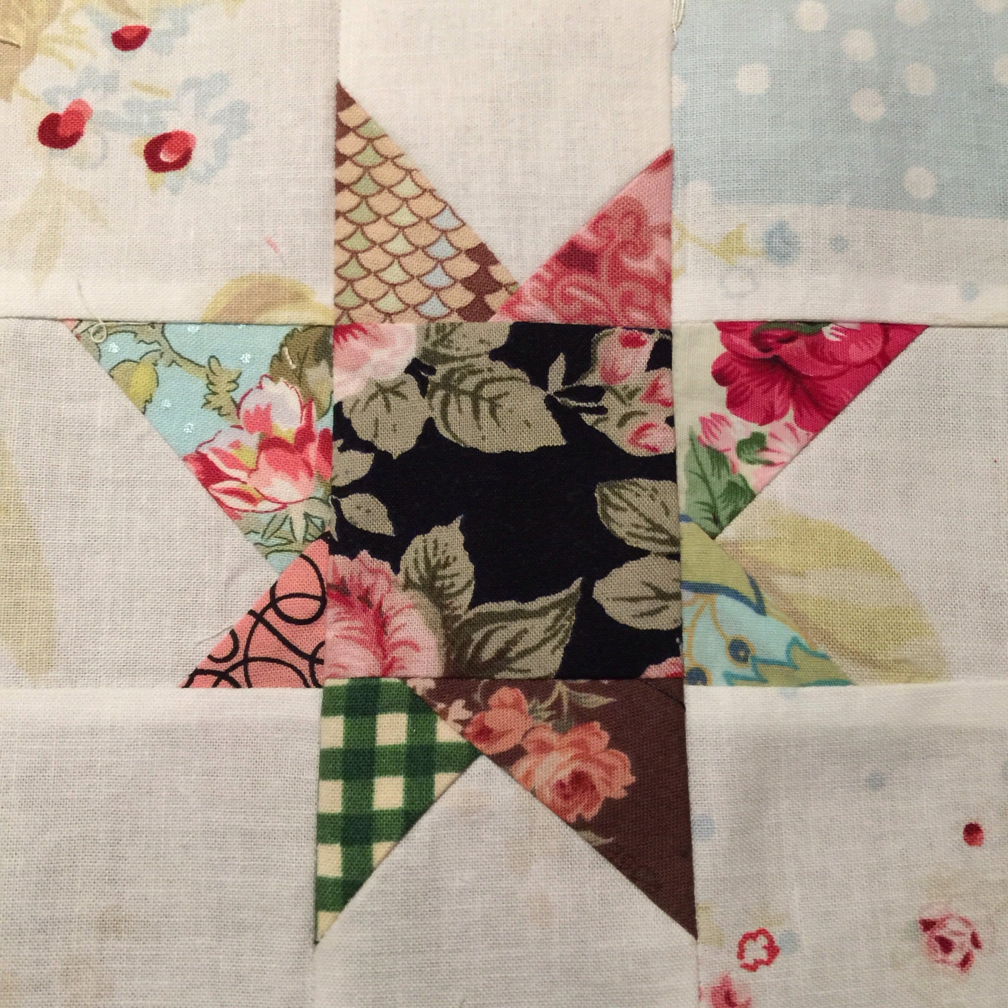 Irregular Triangle Foundation – Tutorial | susies-scraps.com