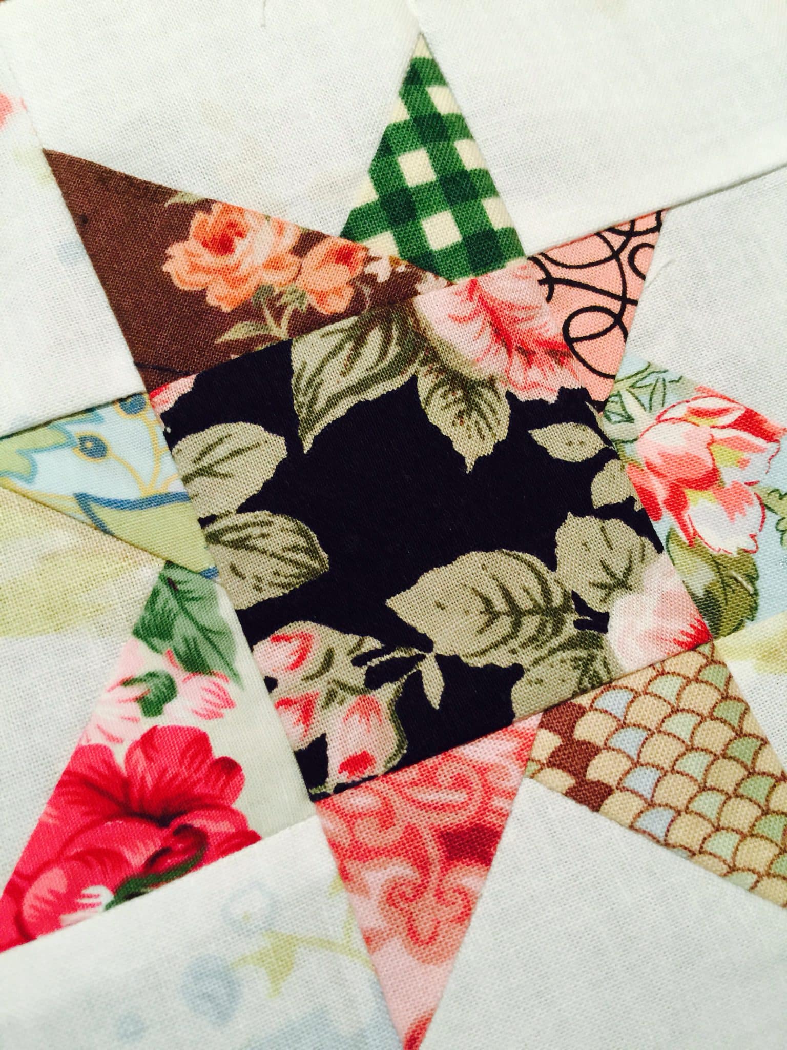 Irregular Triangle Foundation – Tutorial | susies-scraps.com