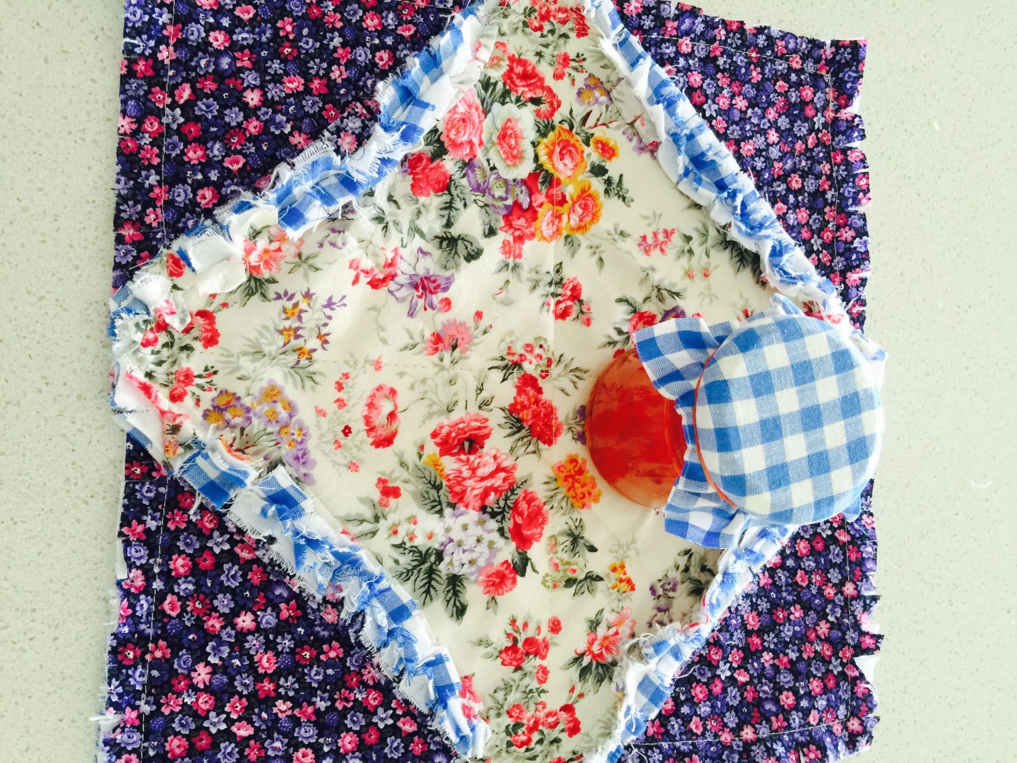 Kettle Quilt and Tutorial | susies-scraps.com