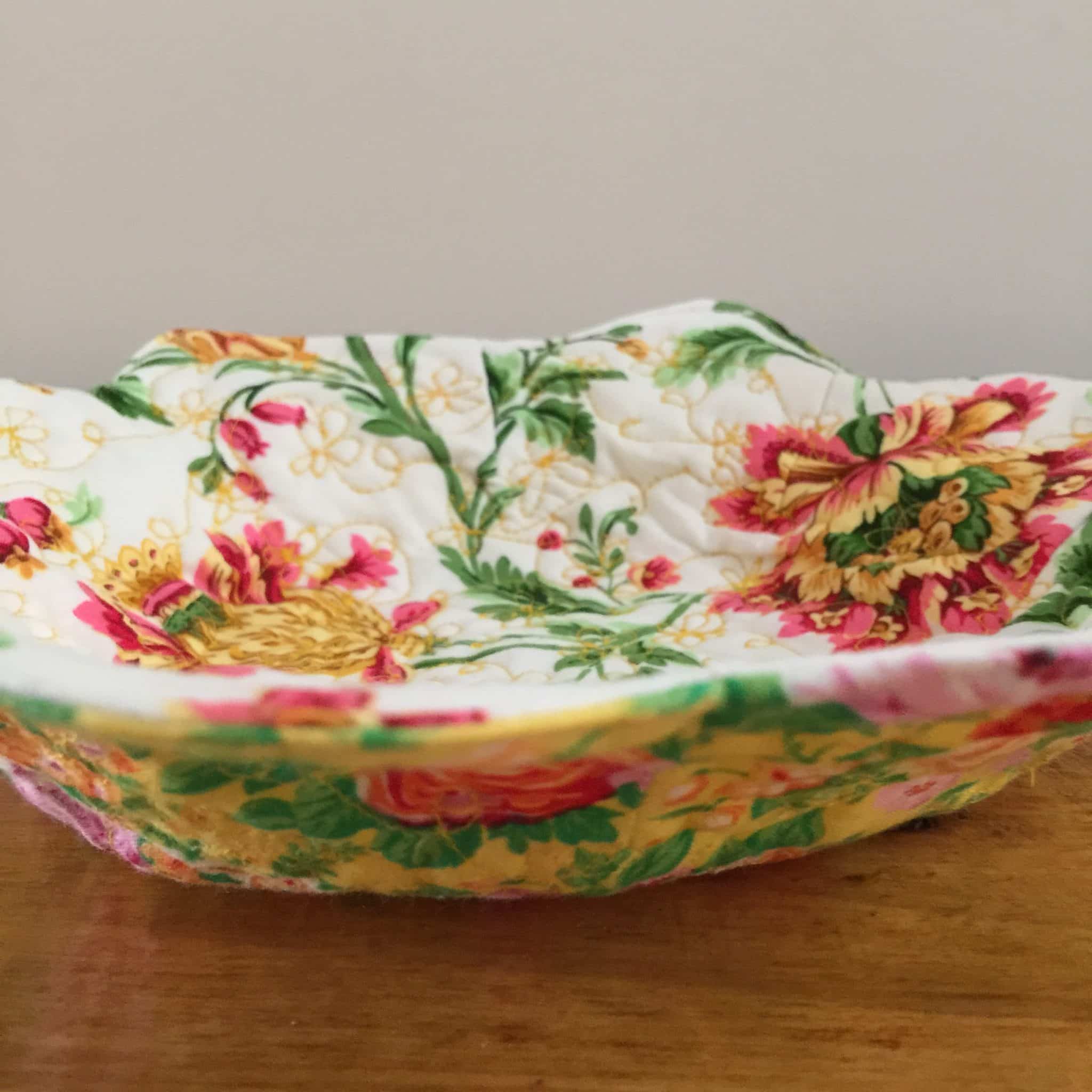 Quilted Flower Bowl & Tutorial | susies-scraps.com