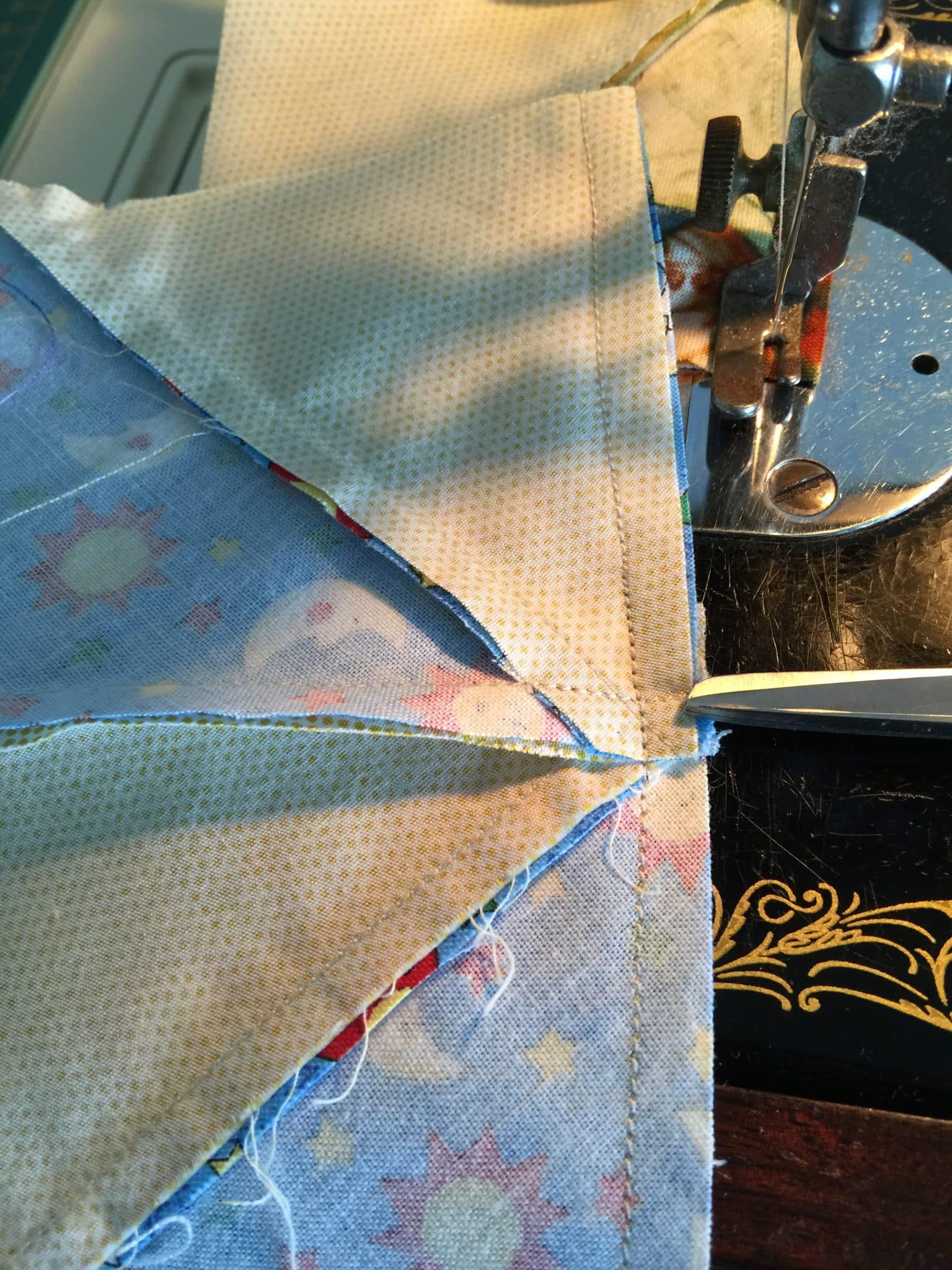 I Spy…Pinwheel Blocks | susies-scraps.com