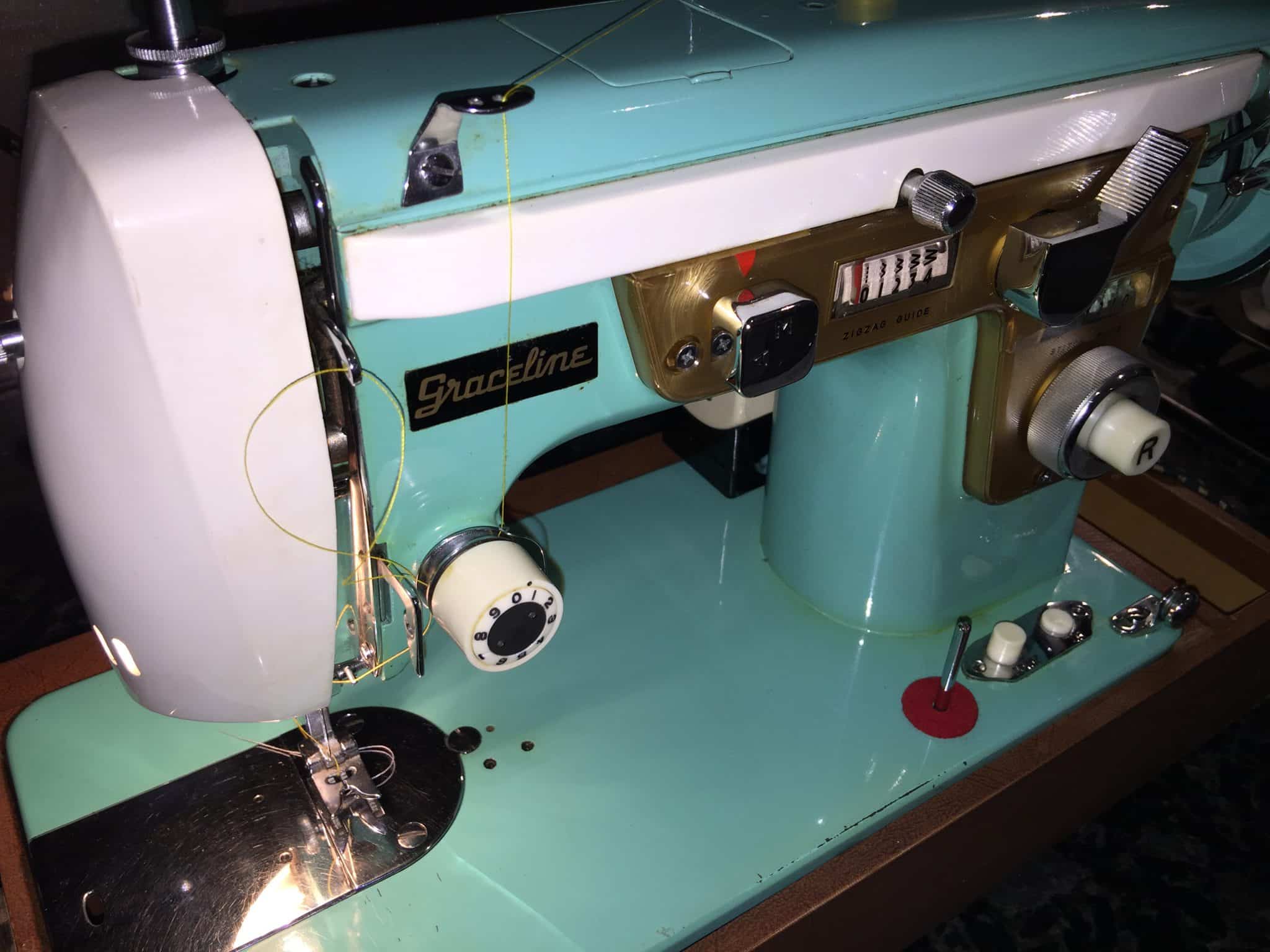 Vintage Antique sewing machines Archives - Page 6 of 24 - susies-scraps.com