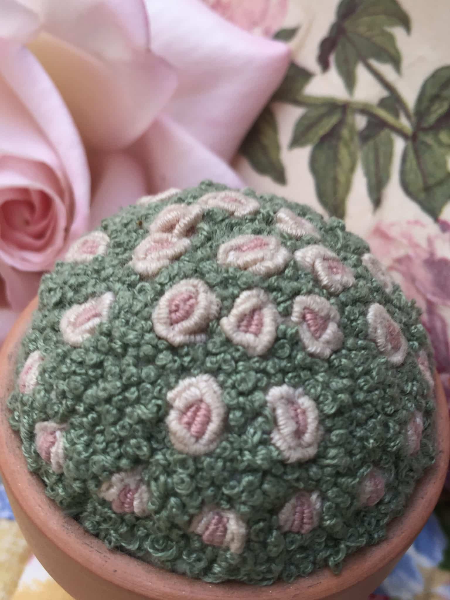 Bullion Roses Pincushion Pot | susies-scraps.com