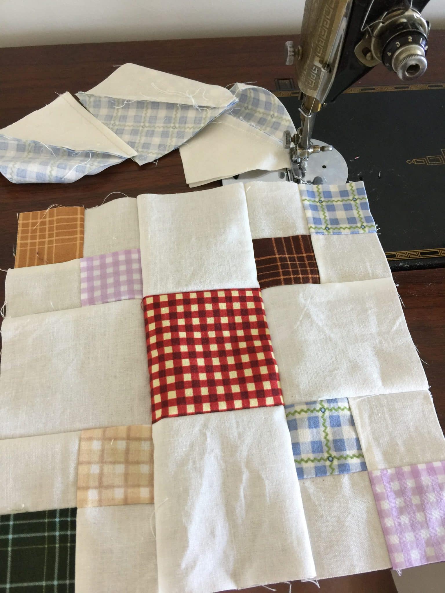 Four in Nine Patch Block Tutorial | susies-scraps.com