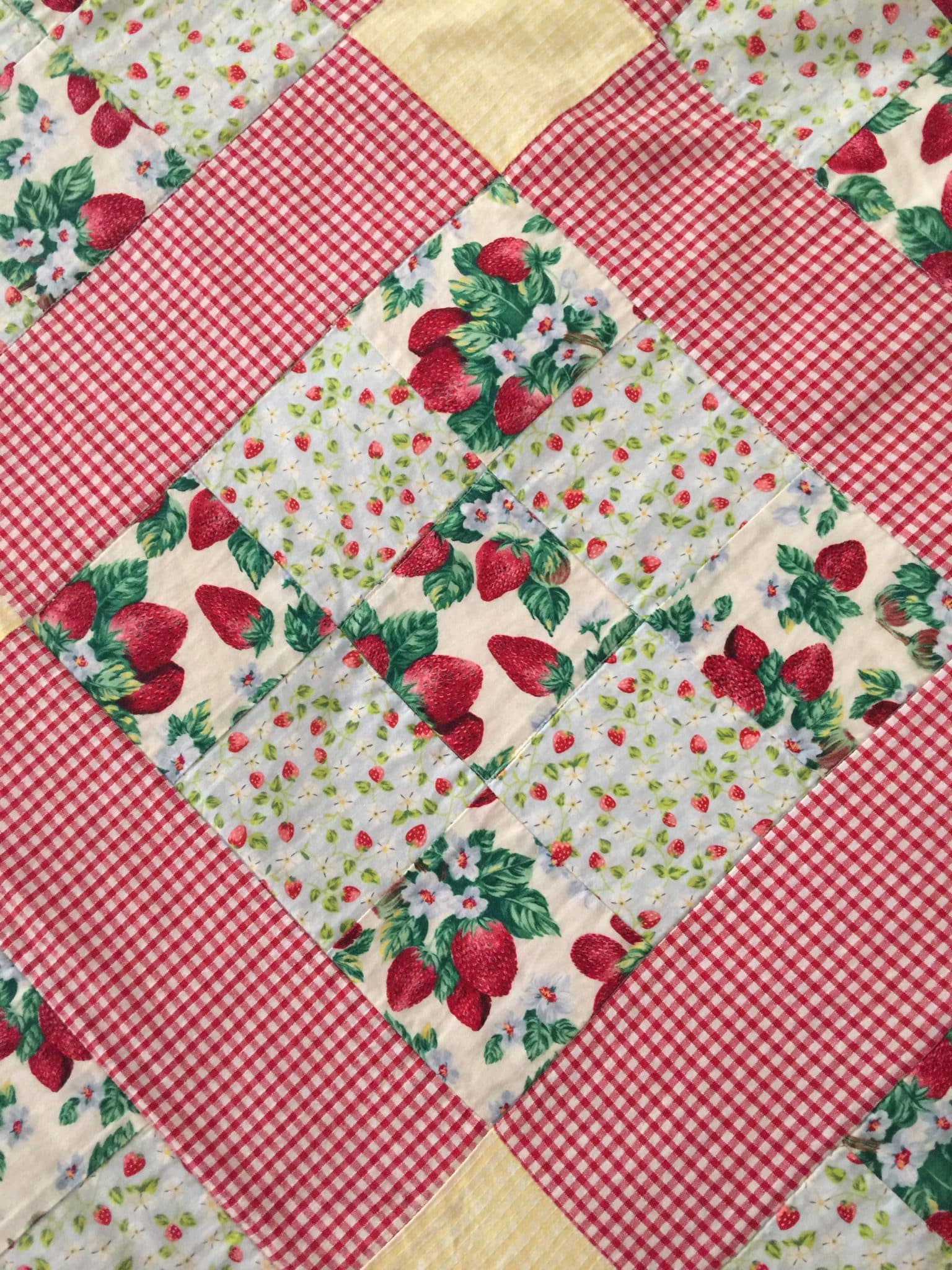 Quilting Strawberries | susies-scraps.com
