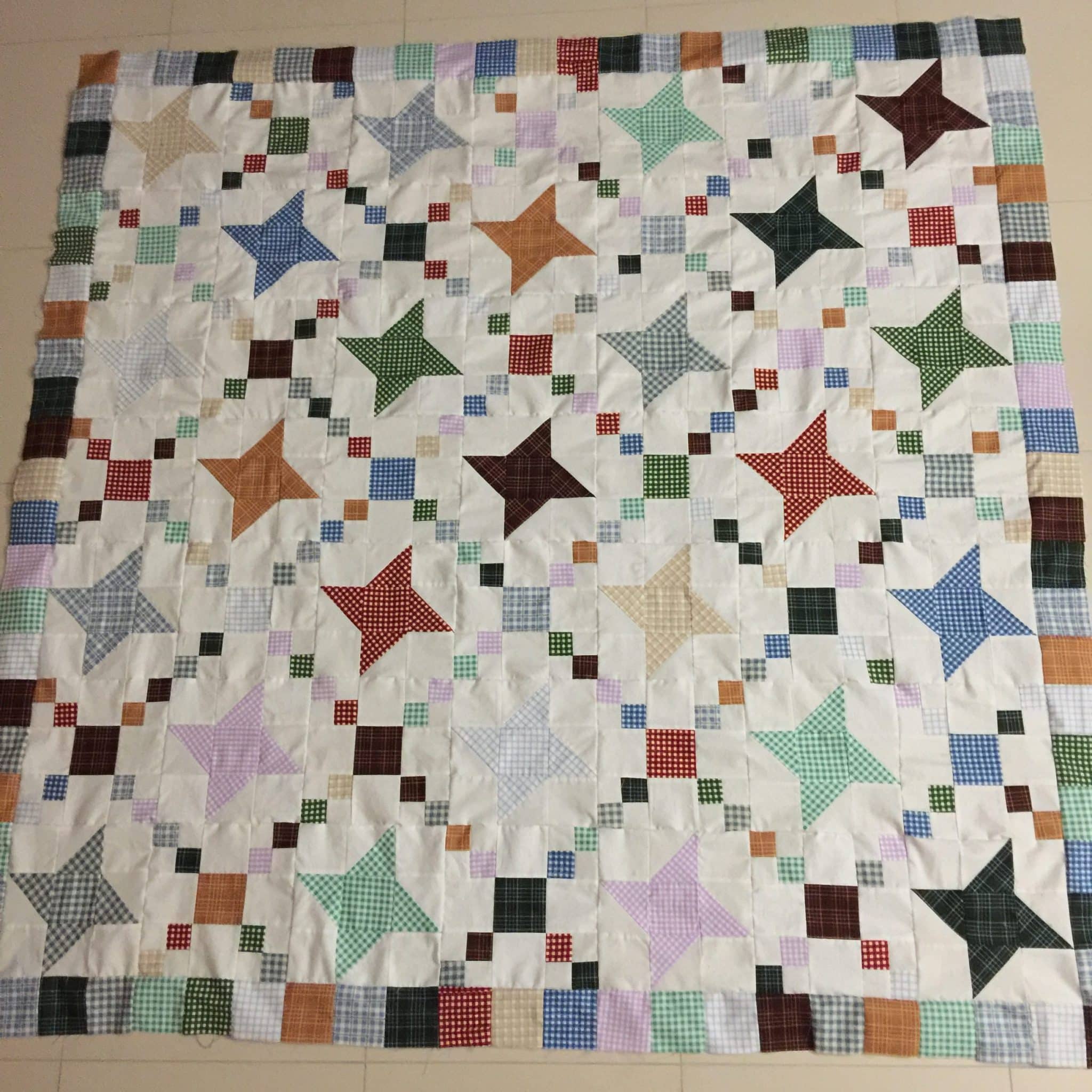 Fettered Friendship Stars Quilt Pattern Bordered | susies-scraps.com