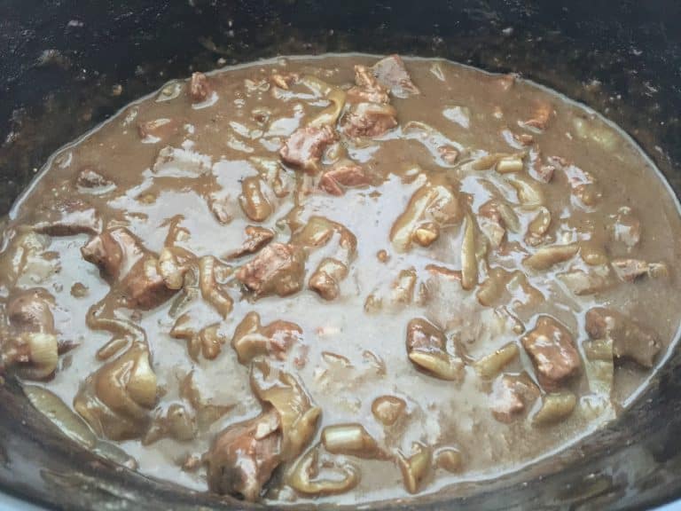 Braised Steak and Onions Slow Cooker | susies-scraps.com