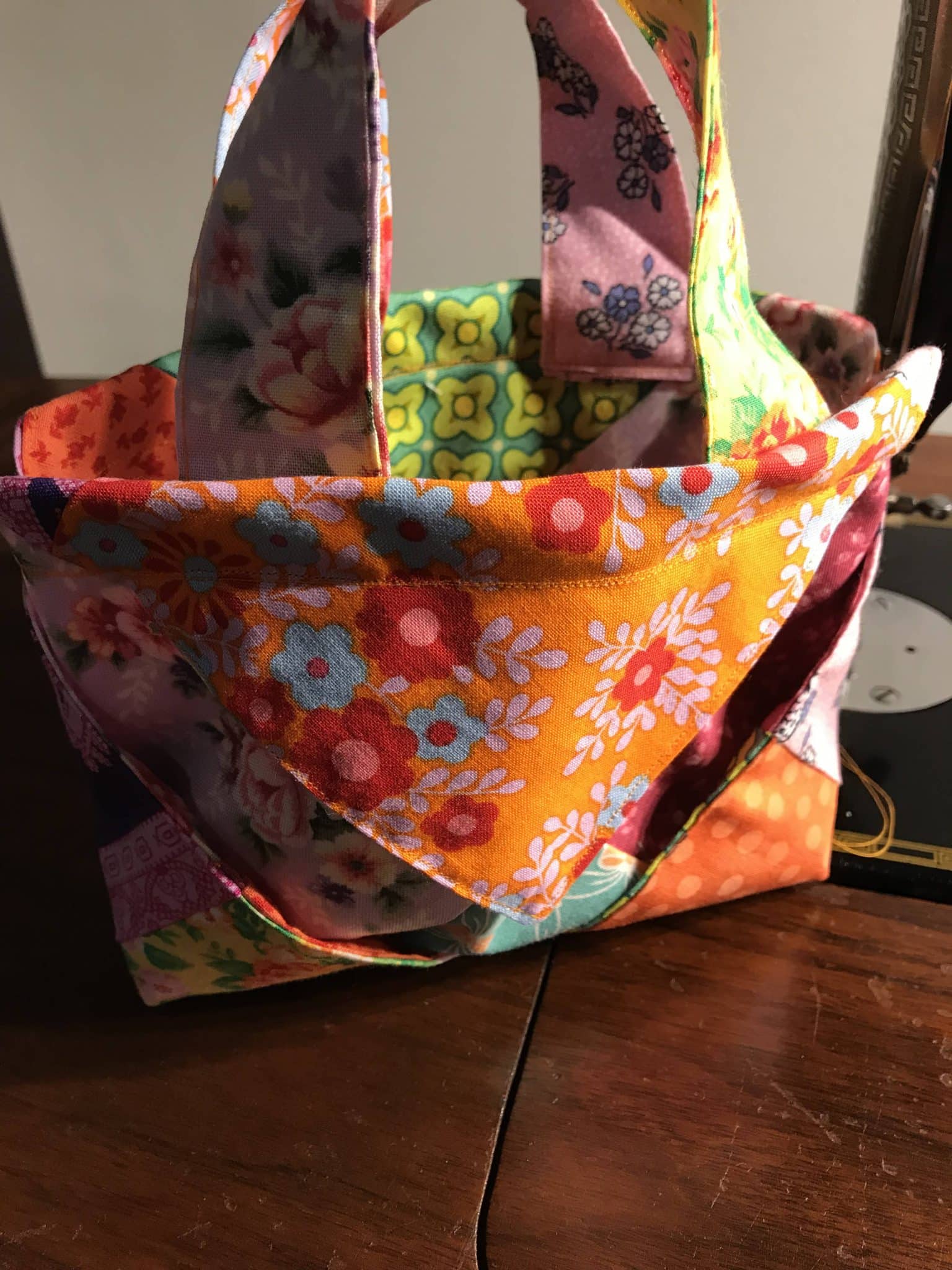 Little Origami Patchwork Bag Tutorial | susies-scraps.com