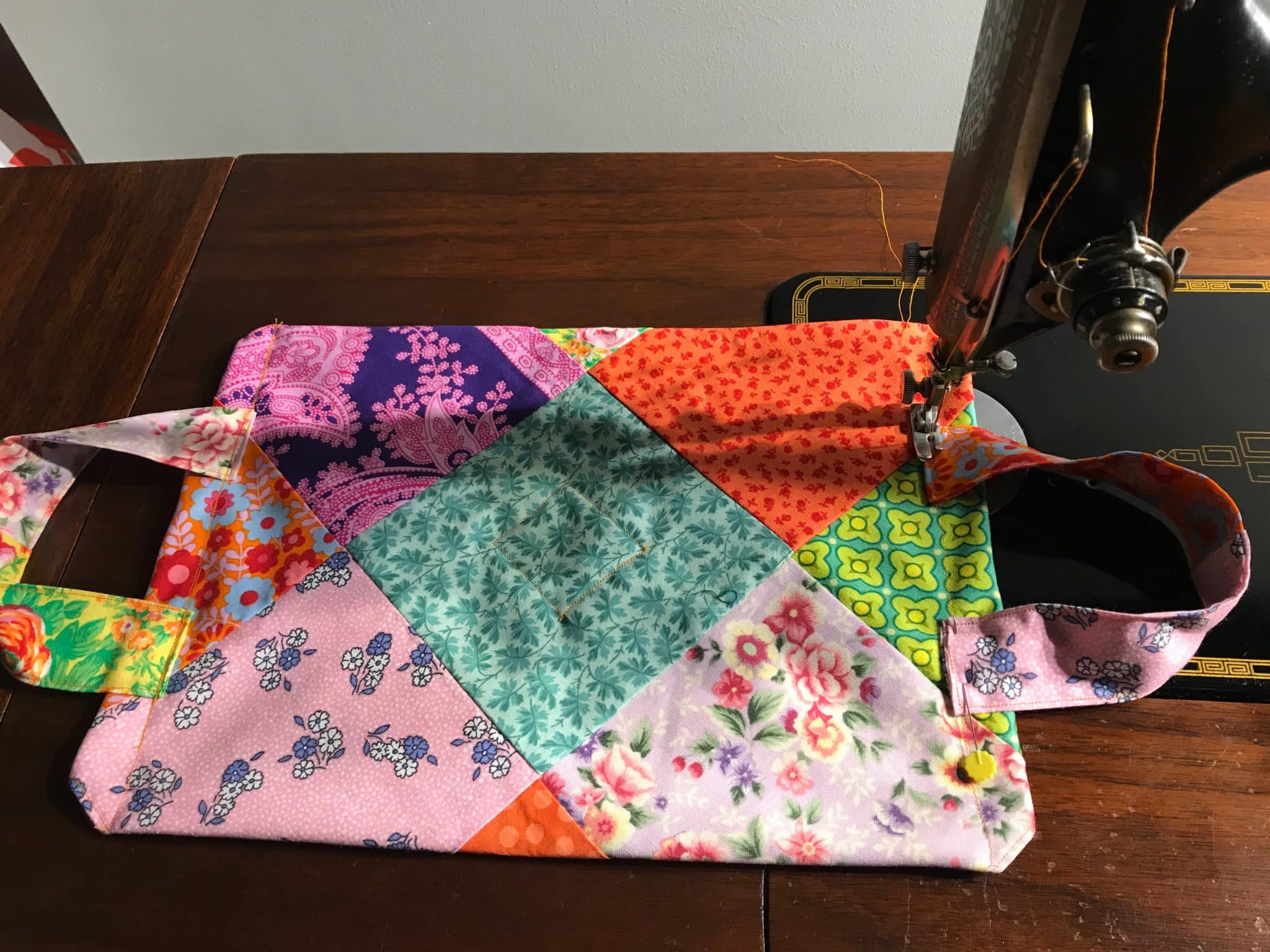 Little Origami Patchwork Bag Tutorial | susies-scraps.com