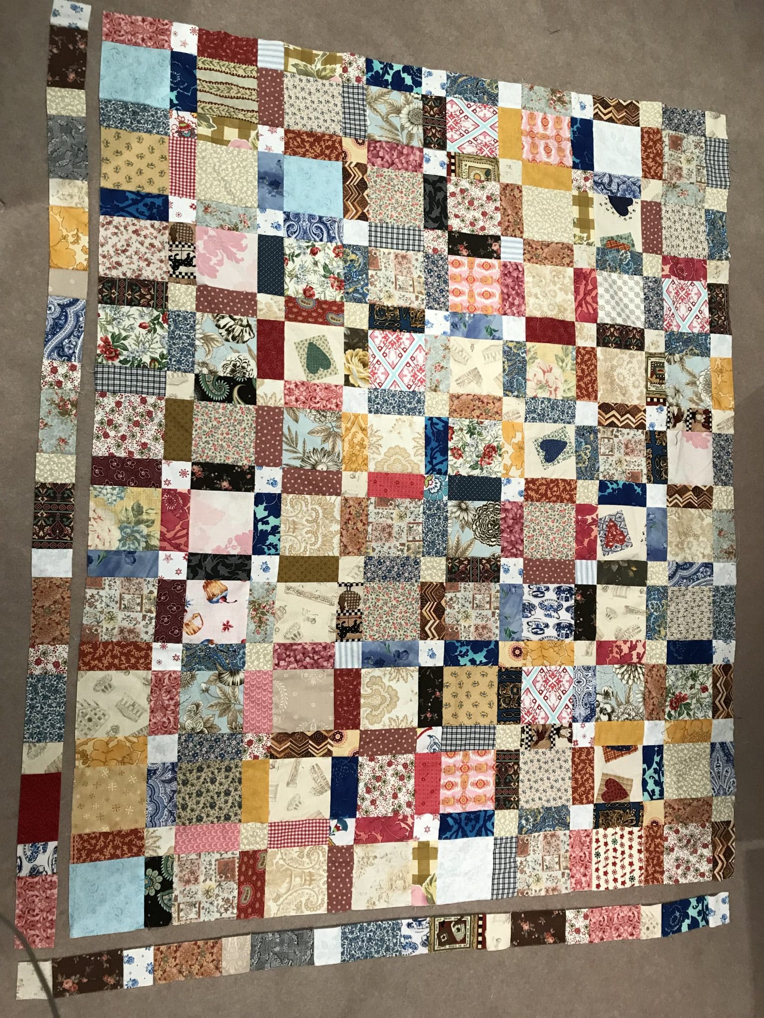 Antique One Patch Quilt aka Disappearing Nine Patch | susies-scraps.com