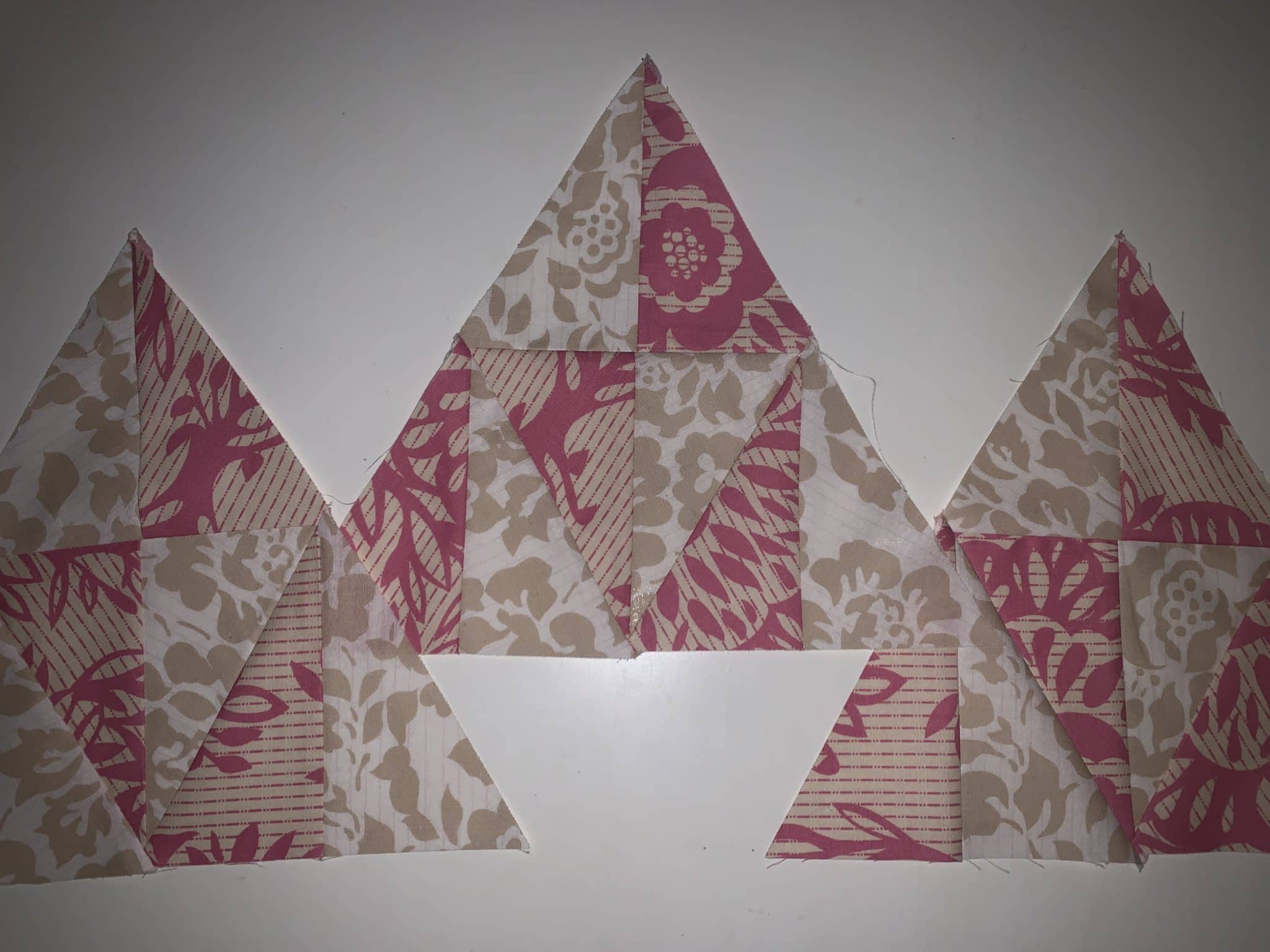 Equilateral triangle quilt block | susies-scraps.com