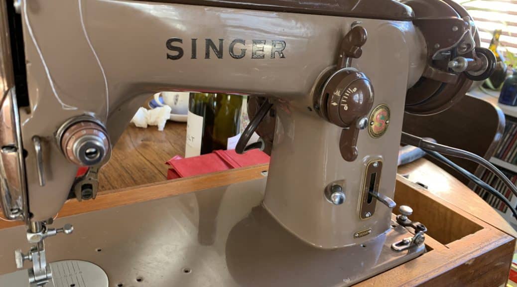 Singer 306K Sewing Machine C1961 | susies-scraps.com