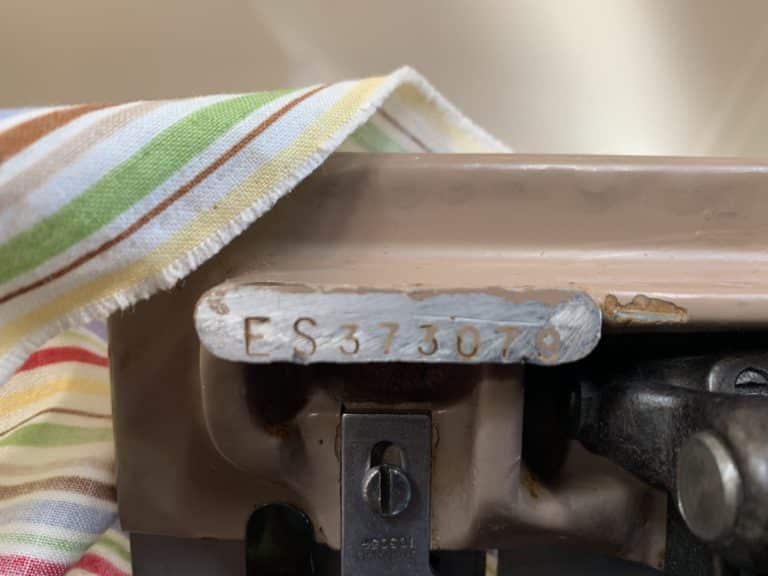 Singer 306K Sewing Machine C1961 | susies-scraps.com