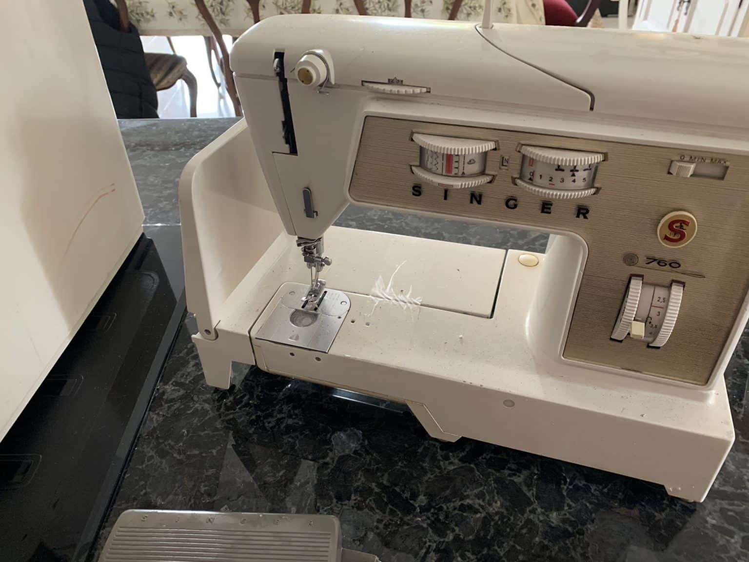 Vintage Singer 760 Sewing Machine C1971 | susies-scraps.com