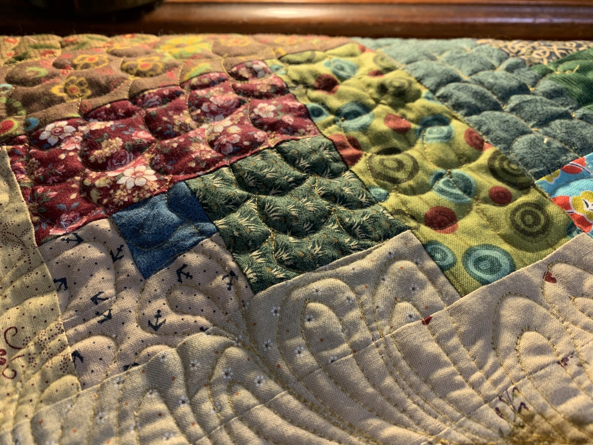 Log Cabin Free Motion Quilting | susies-scraps.com