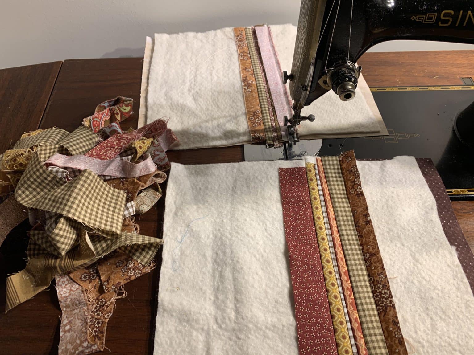 String Feeder QAYG Bib | susies-scraps.com