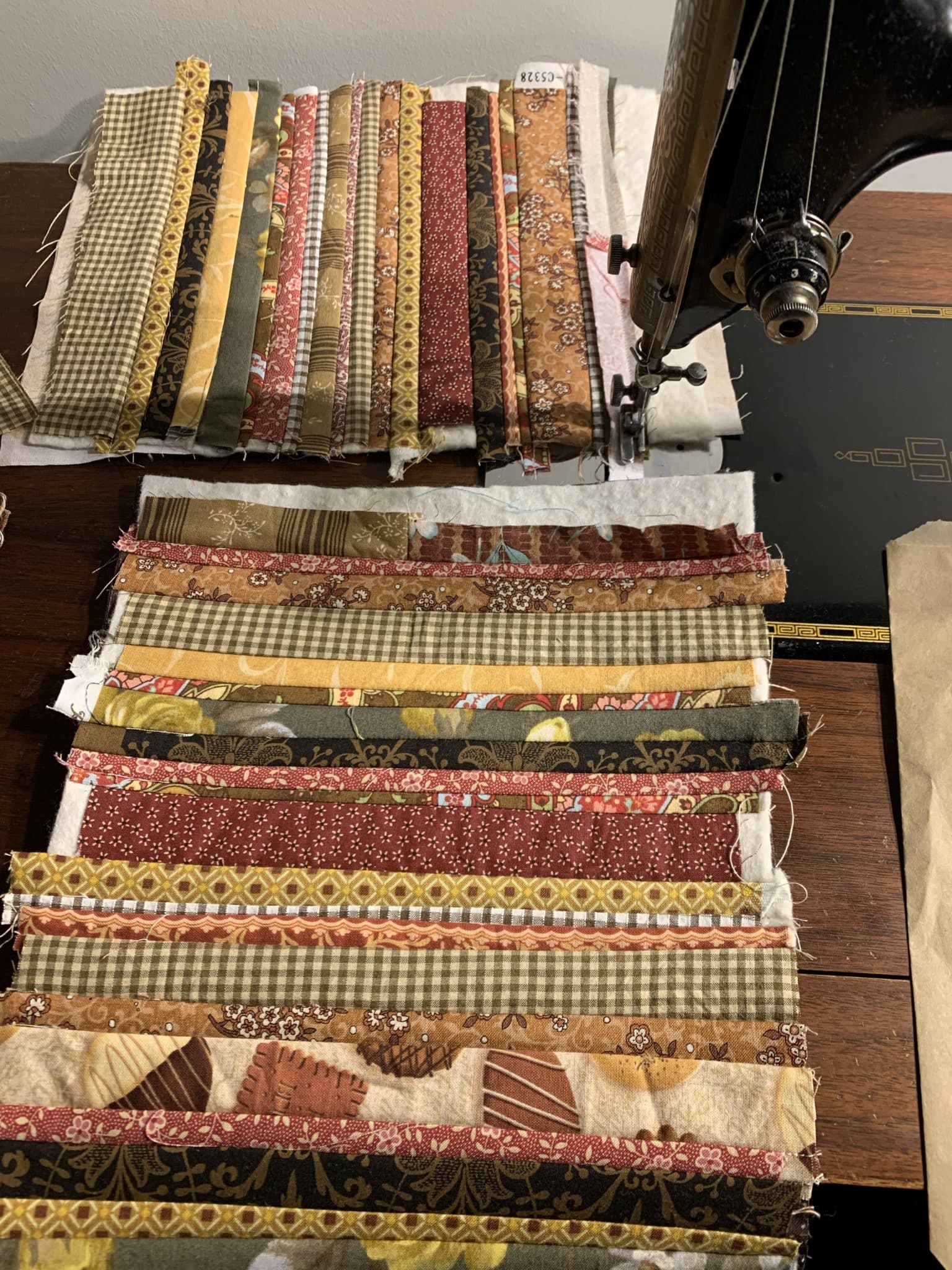 String Feeder QAYG Bib | susies-scraps.com