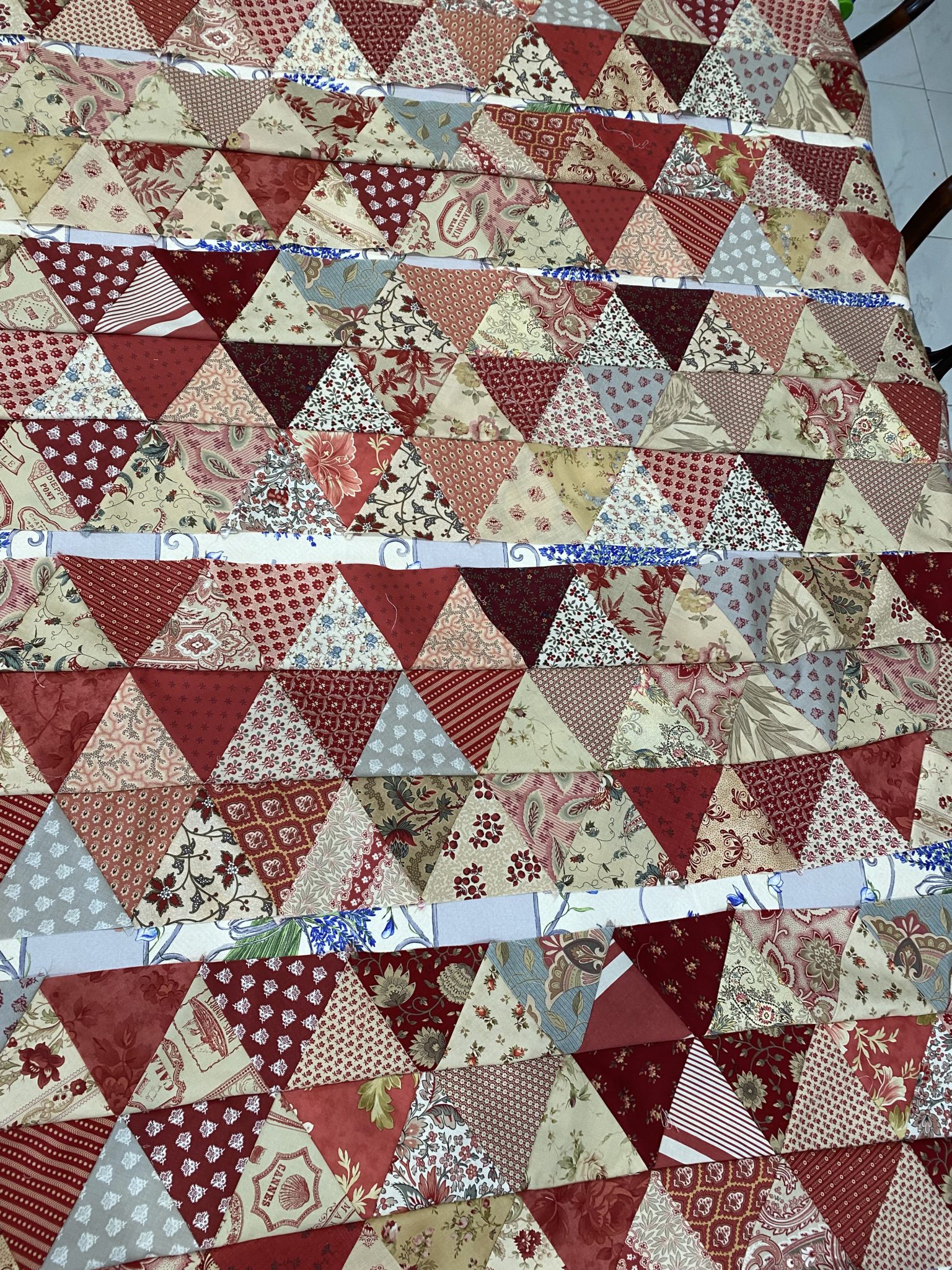 Scrappy Thousand Pyramids Quilt and Lessons in Pyramids | susies-scraps.com