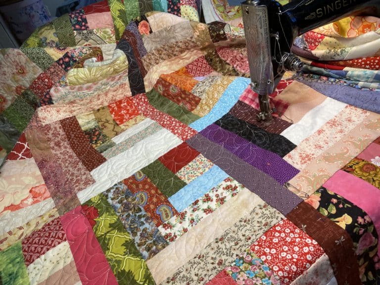 Free Motion Quilting Feather Continuum | susies-scraps.com