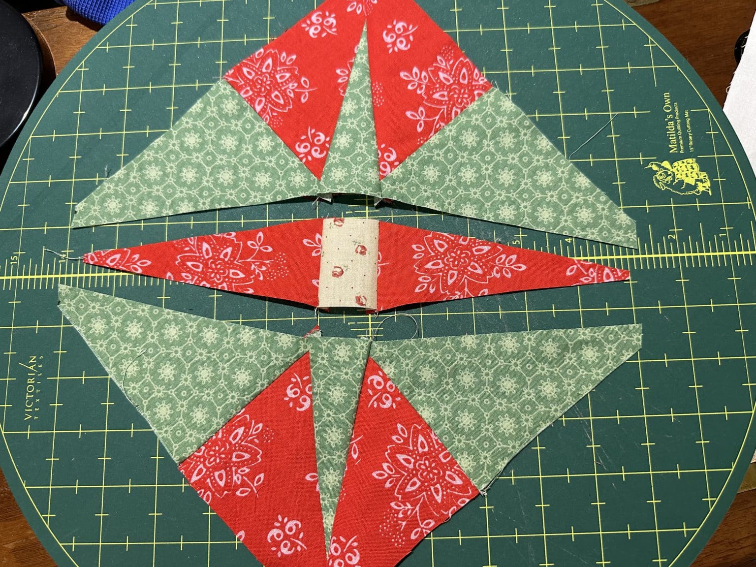 Diamond Star Quilt Block Made Easy | susies-scraps.com