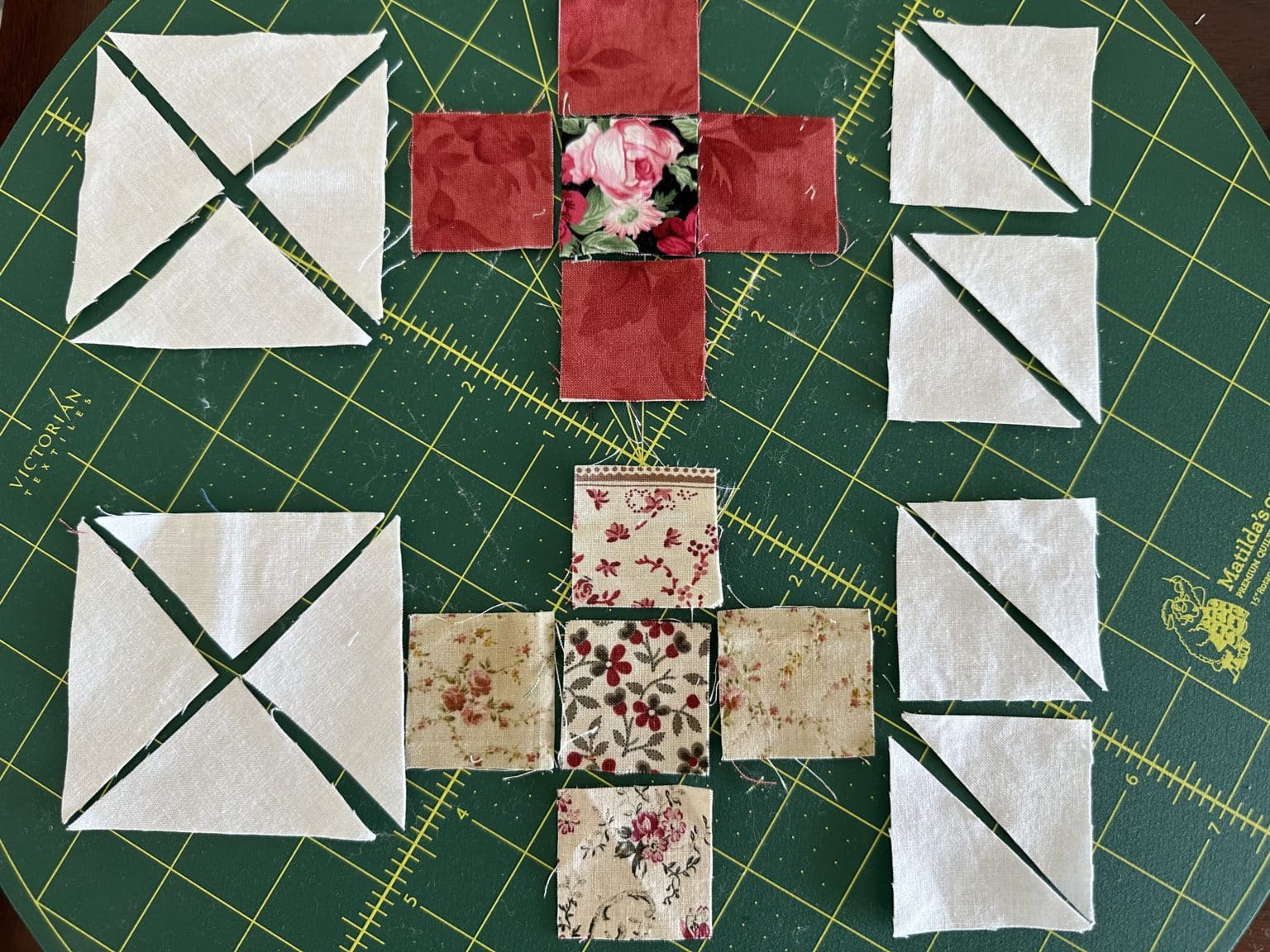 Scrap Mini Granny Square Quilt Blocks | susies-scraps.com