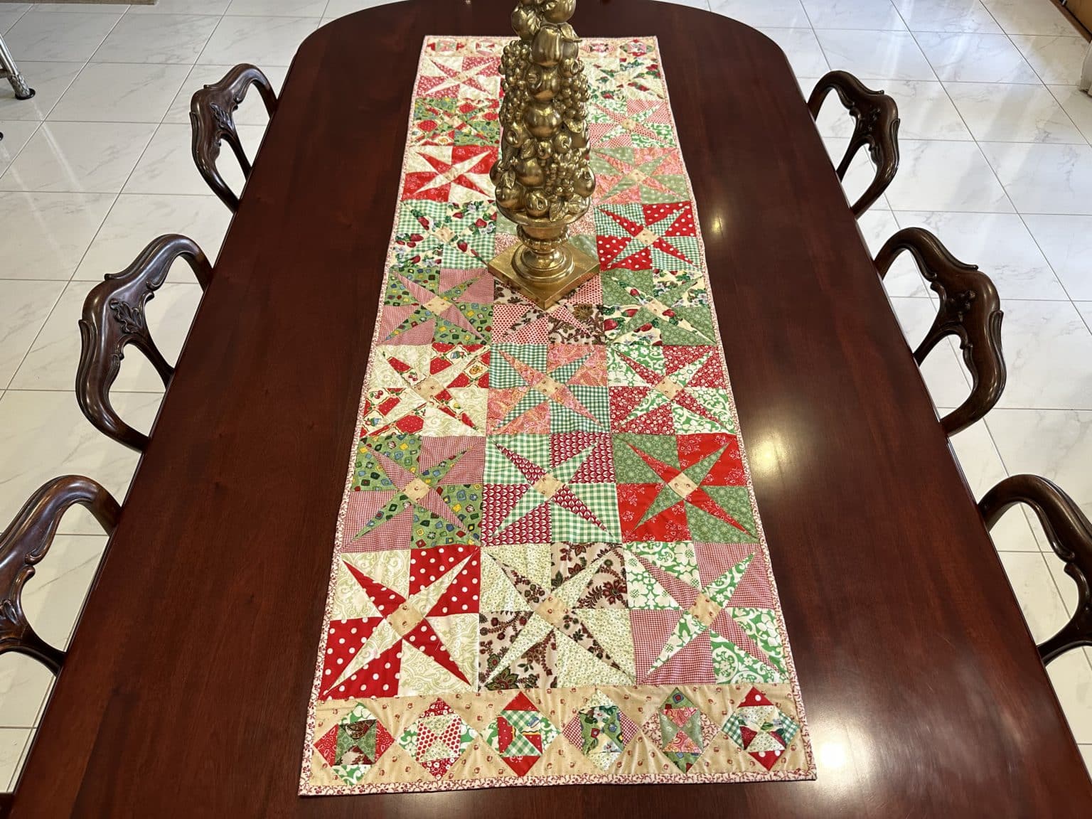 Diamond Stars Christmas Table Runner | susies-scraps.com
