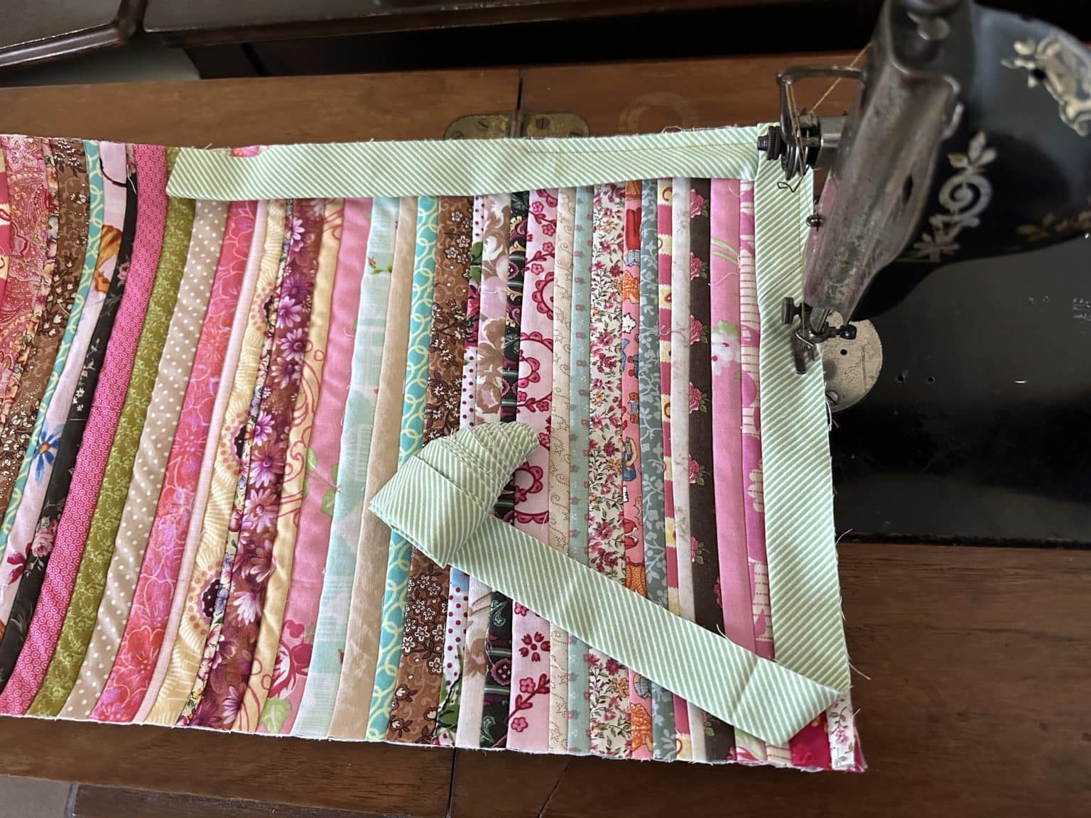 Pink Strings Table Mat | susies-scraps.com