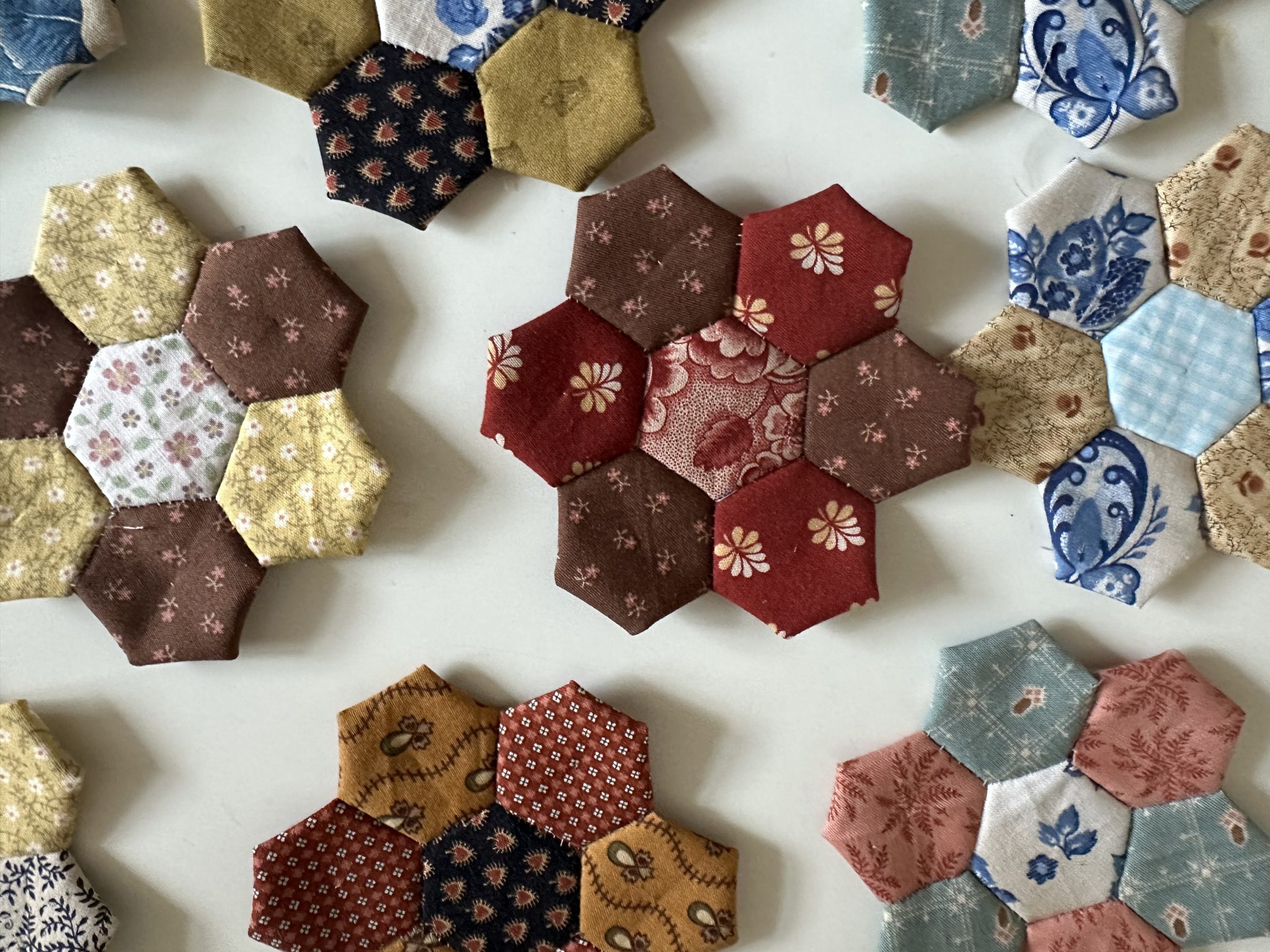 Hexagon Flowers Antique Inspired | susies-scraps.com