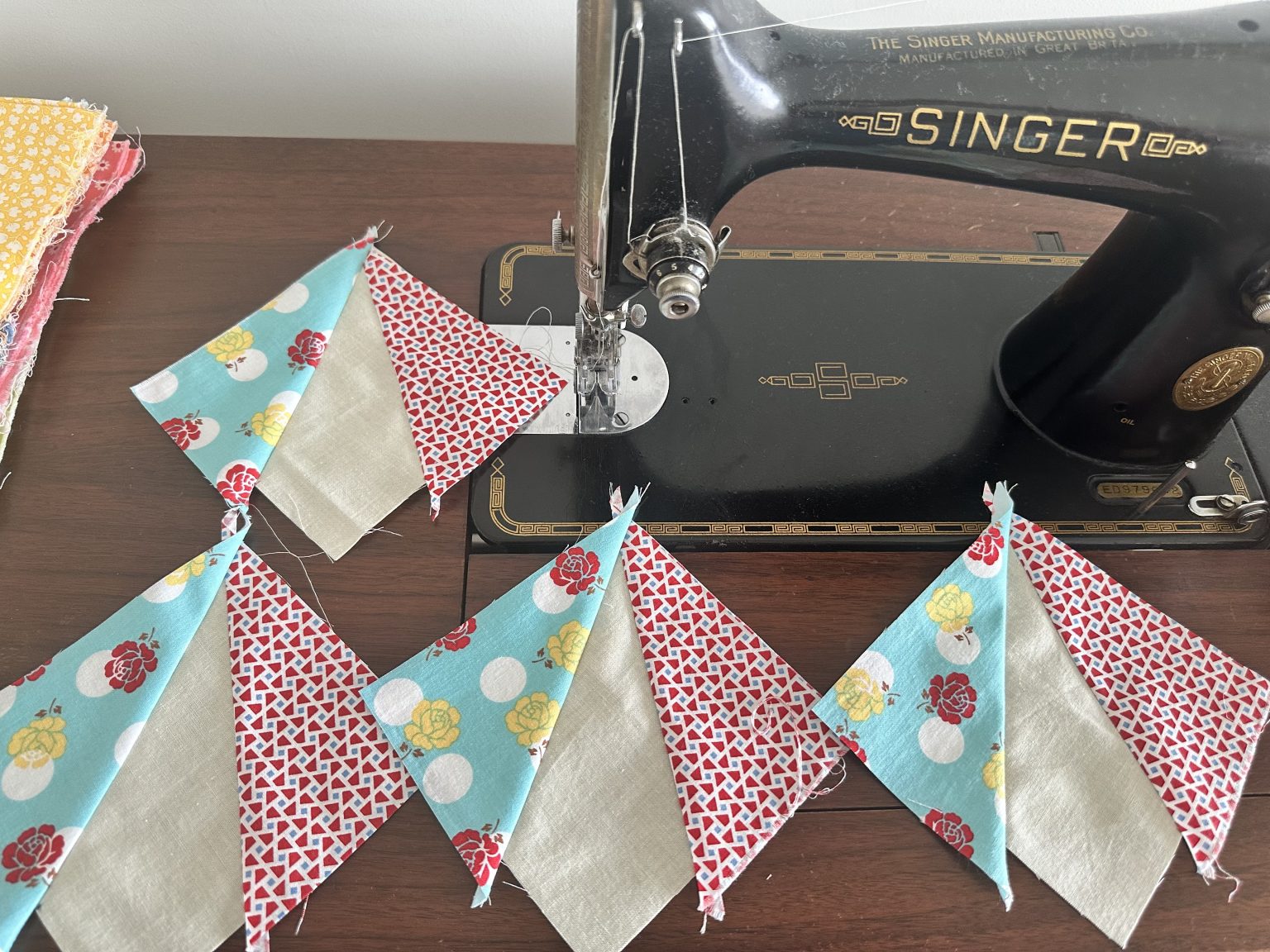 Crazy Little Triangles Block | susies-scraps.com